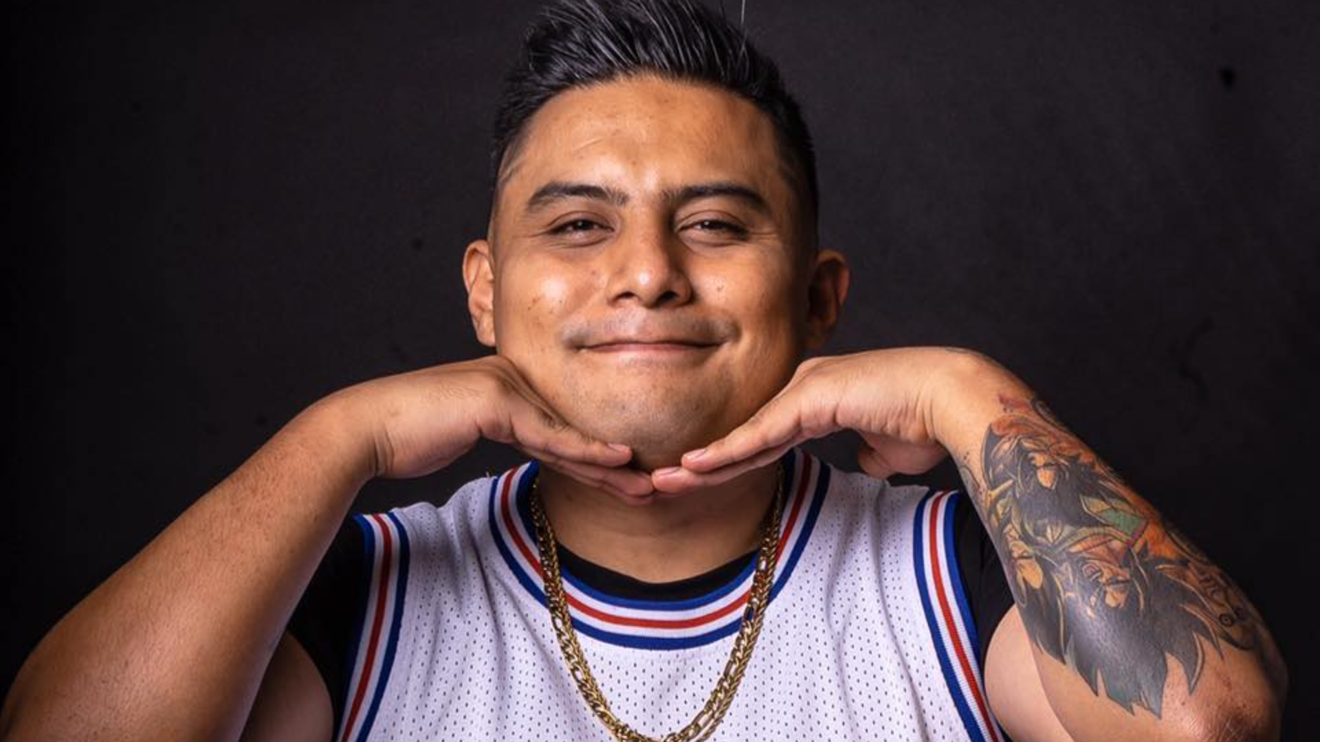 Iván Mendoza llega a Chihuahua capital con su show de stand-up “Toy Chiquito”