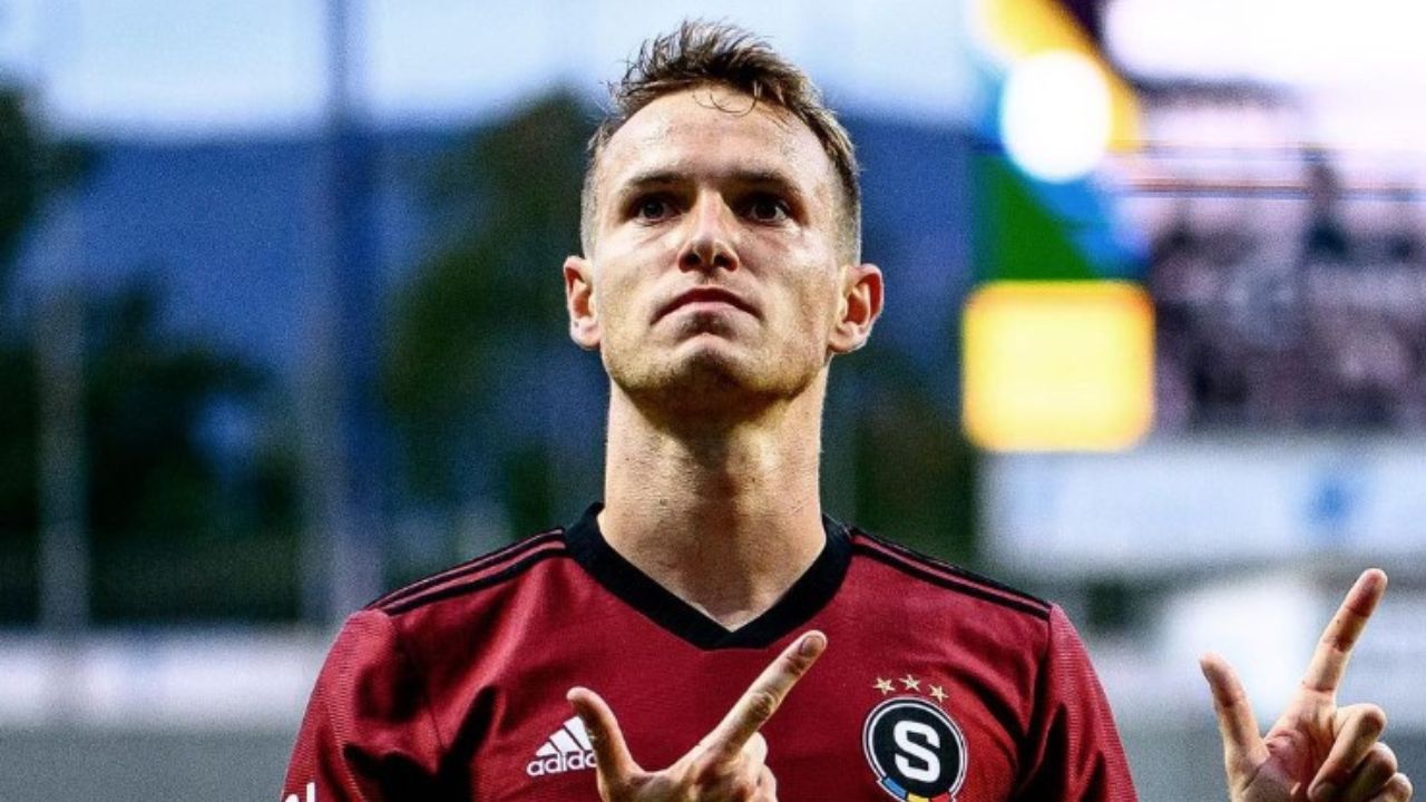 Futbolista del Club Español Getafe salió del closet hoy