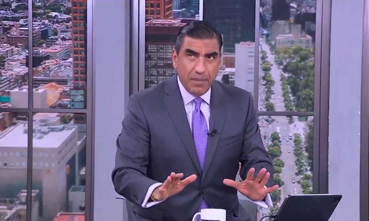 Alejandro Villalvazo transmite sismo durante noticiero en vivo