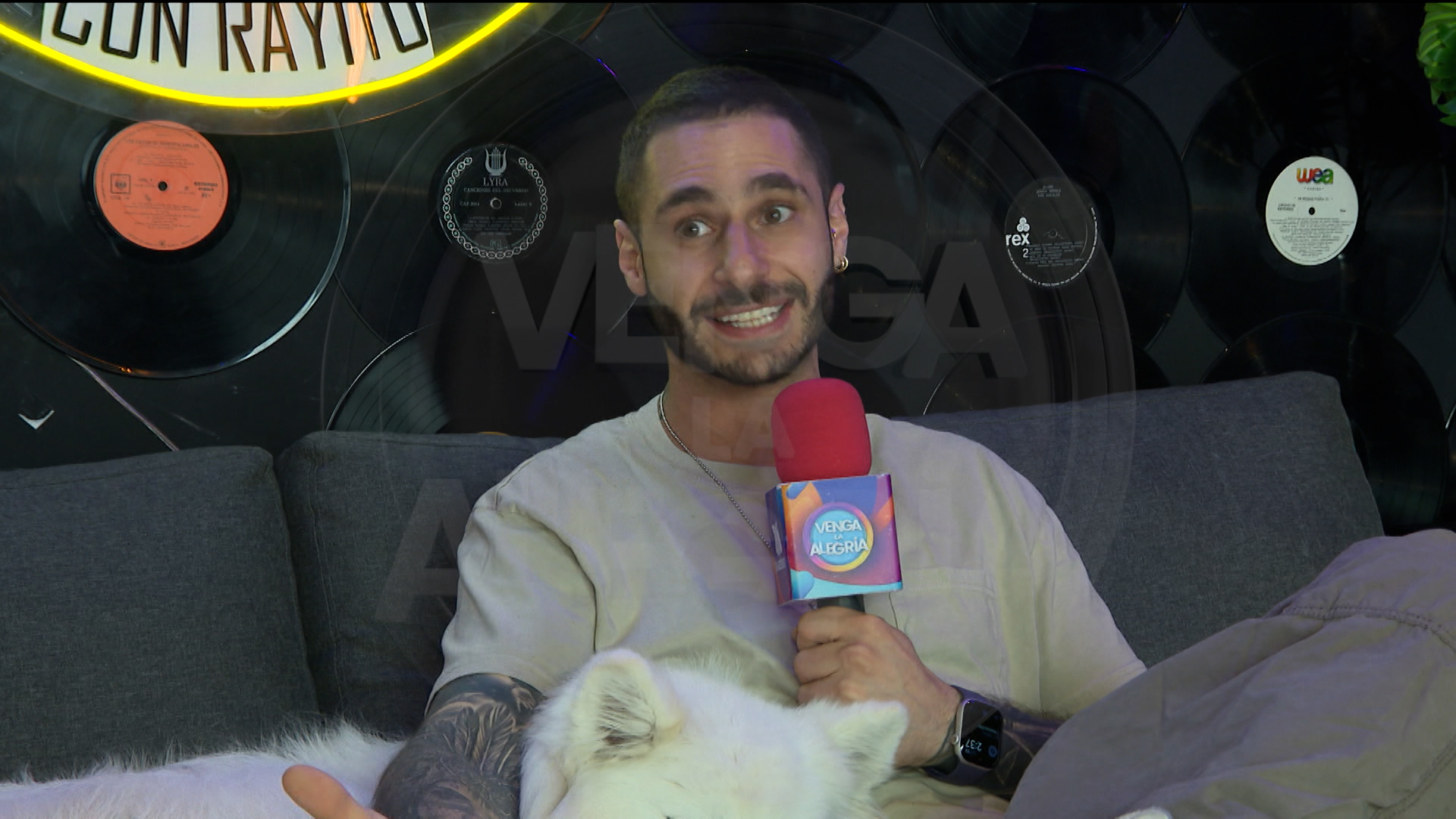 Ryan Hoffman le hace una tierna promesa a Lis Vega, quien participa en ...