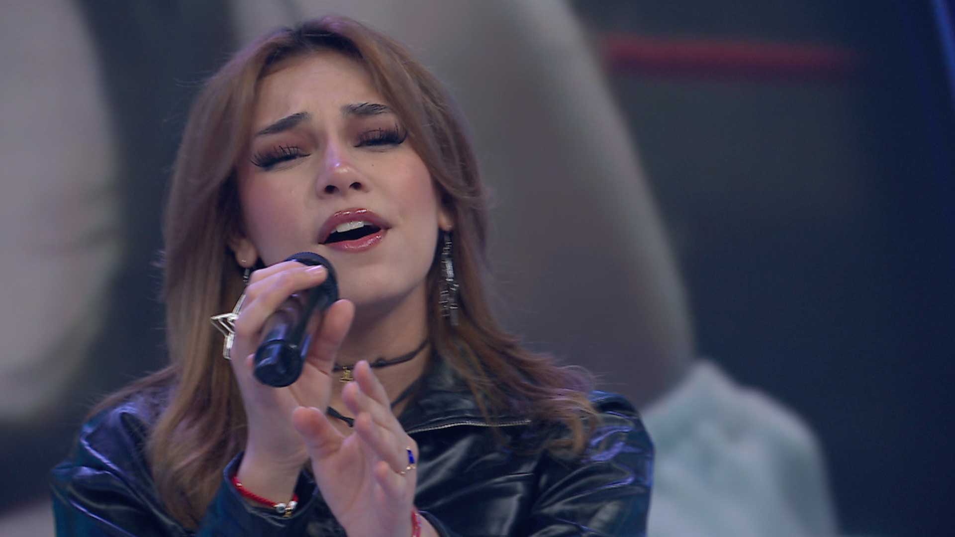 Mar Lara nos canta su sencillo titualdo: 'Destiempo'