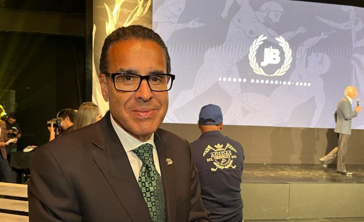 Banco Azteca reconoce a medallistas de Juegos Bancarios