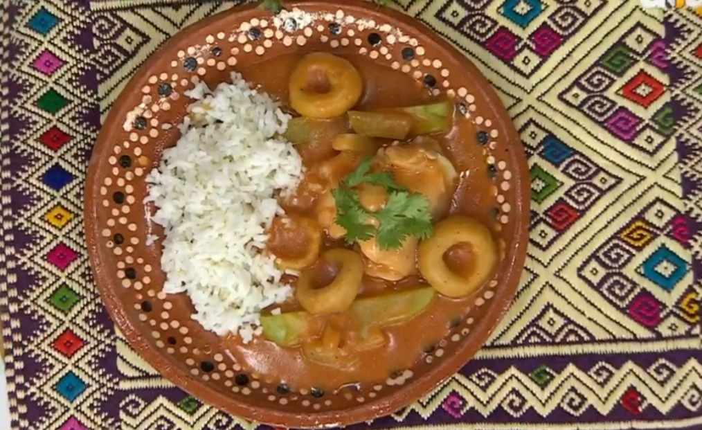 VIDEO: Receta de mole amarillo ¡Aprende a prepararlo paso a paso!