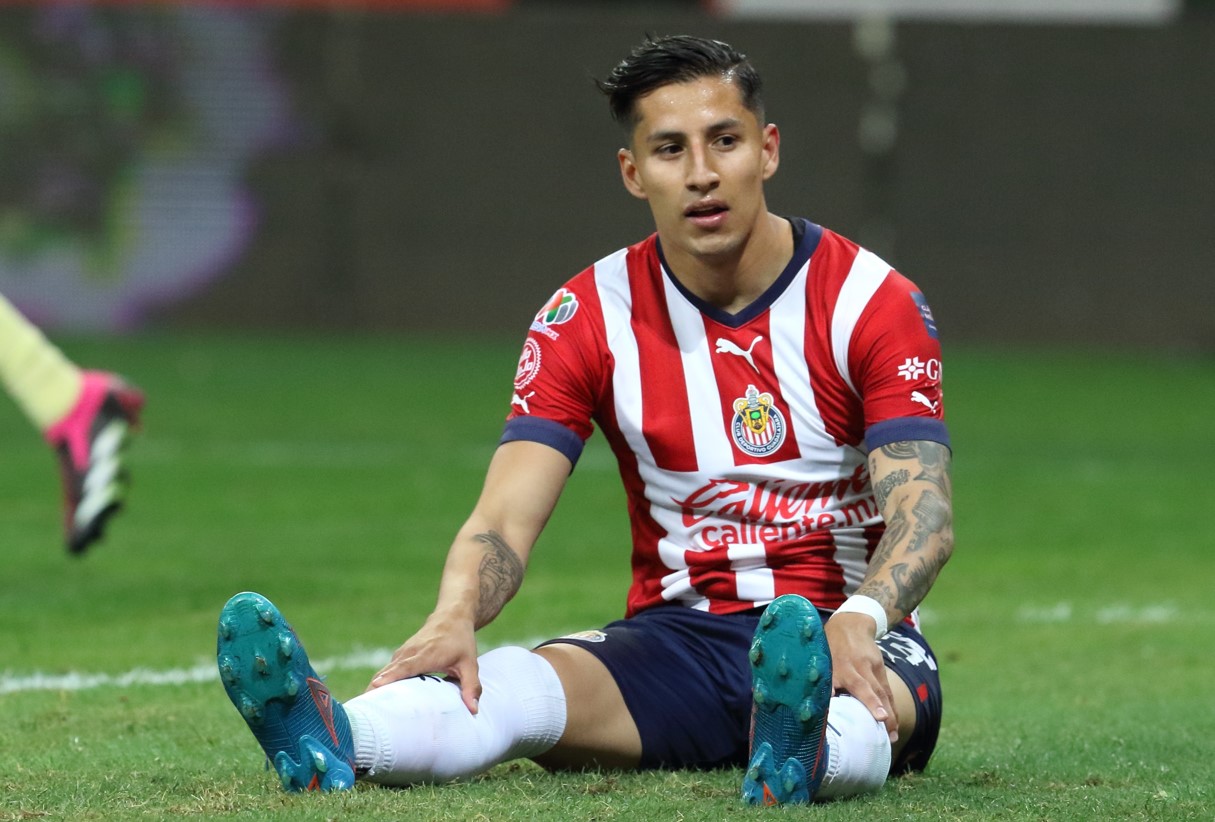 Carlos Cisneros entre ocho y nueve meses fuera por lesión