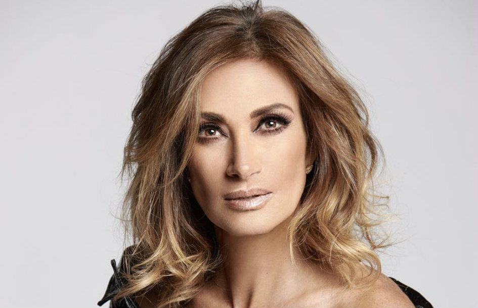 Adela Micha presenta Saga