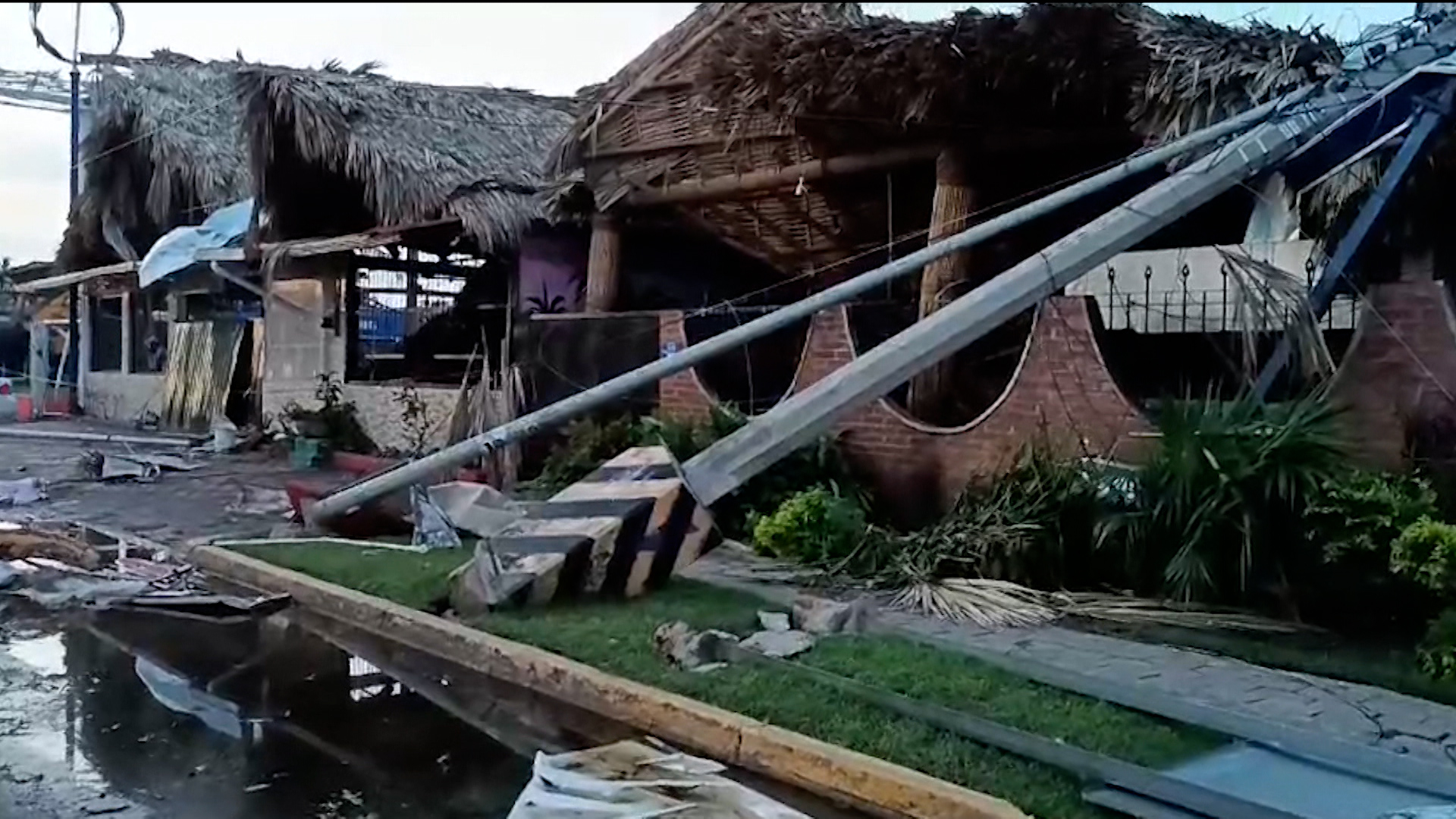 Aumenta a 46 la cifra de muertos en Guerrero por el paso del huracán Otis