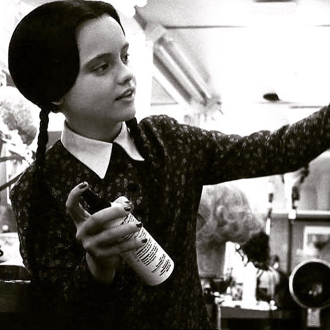 Tim Burton hará una serie de Merlina Addams para Netflix