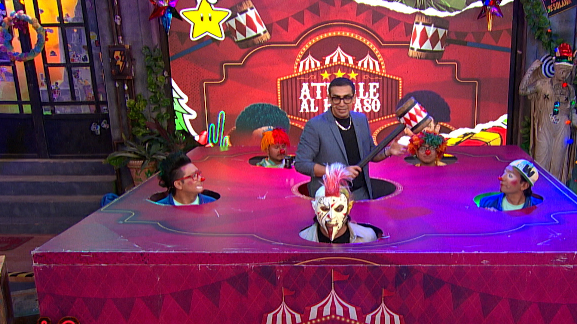 Competencias de atinale al payaso de la muerte de La Resolana