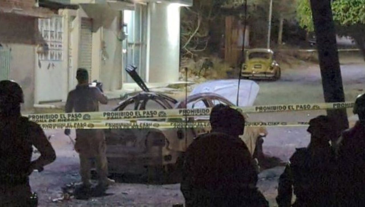 Explota auto bomba en Celaya, hay dos elementos de la Guardia Nacional heridos