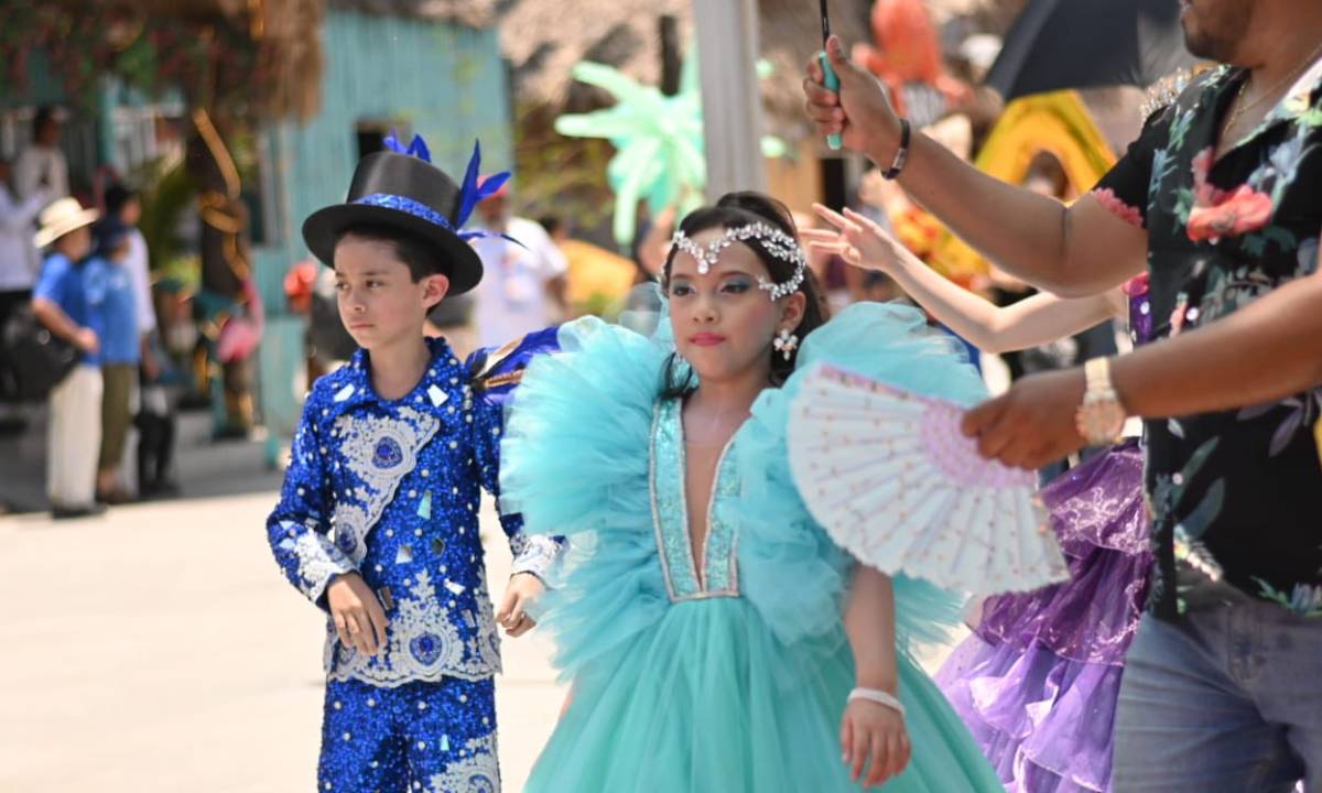 Presentan reyes infantiles del Carnaval de Veracruz 2025: ¿Quiénes son?