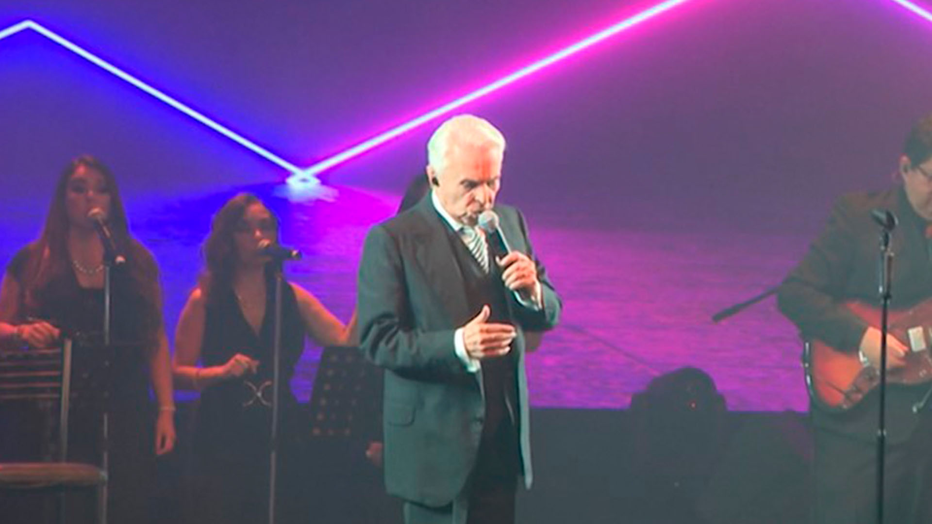 Enrique Guzmán da detalles sobre el estado de salud de Alejandra Guzmán