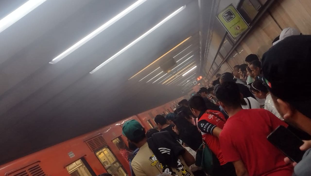 Metro CDMX: Usuarios reportan explosión en estación Mixiuhca de la Línea 9