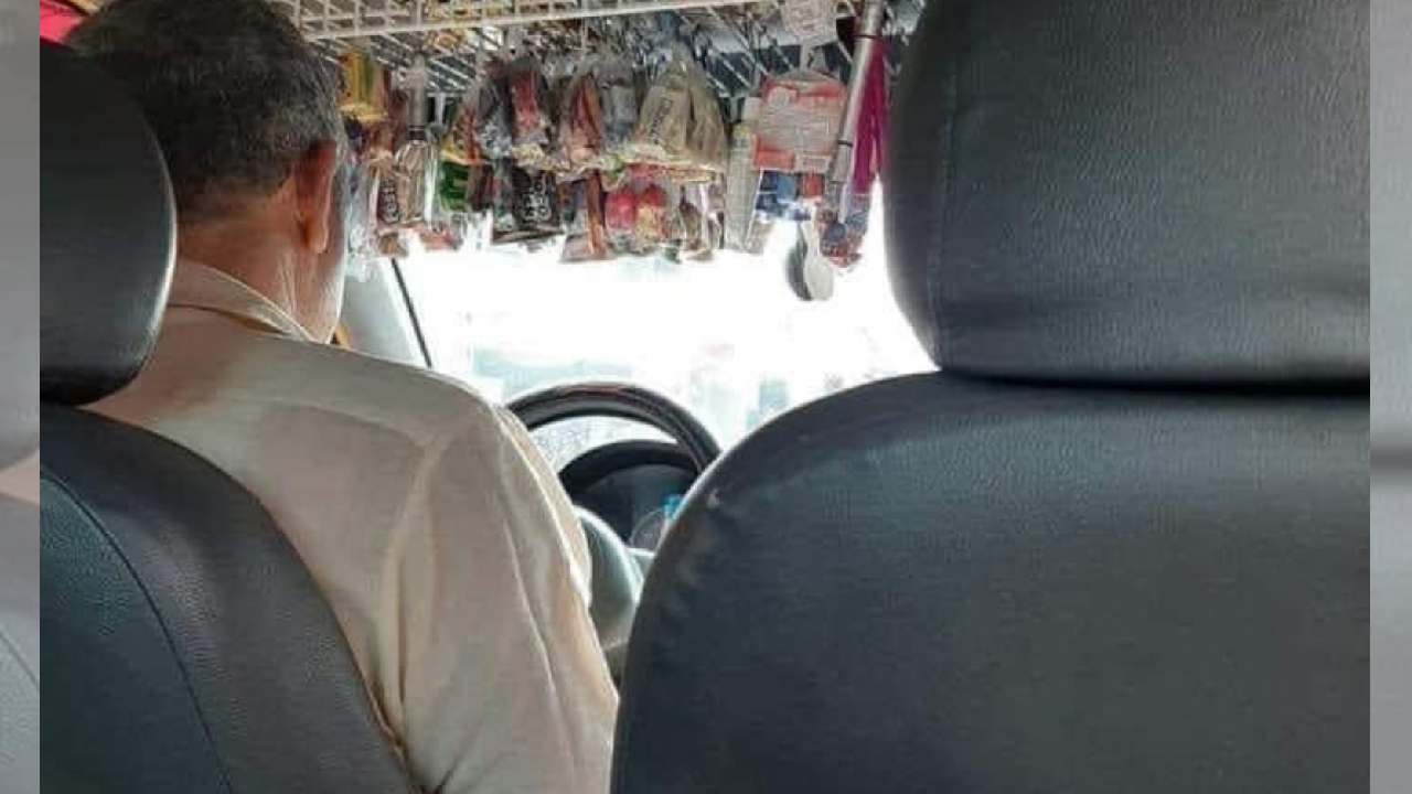 Taxista se viraliza por vender cucheria en su unidad