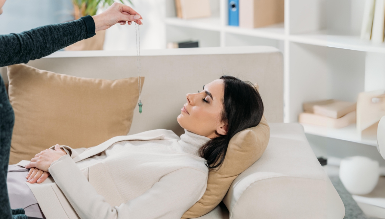 UNAM explica si la hipnosis podría funcionar como terapia para la salud ...