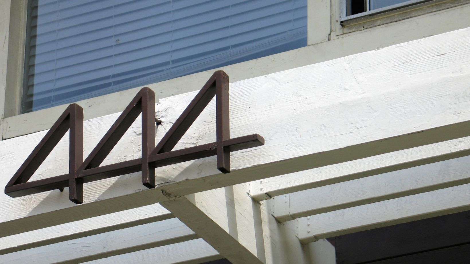 Numerología: ¿Qué significa el 444 en tu vida?