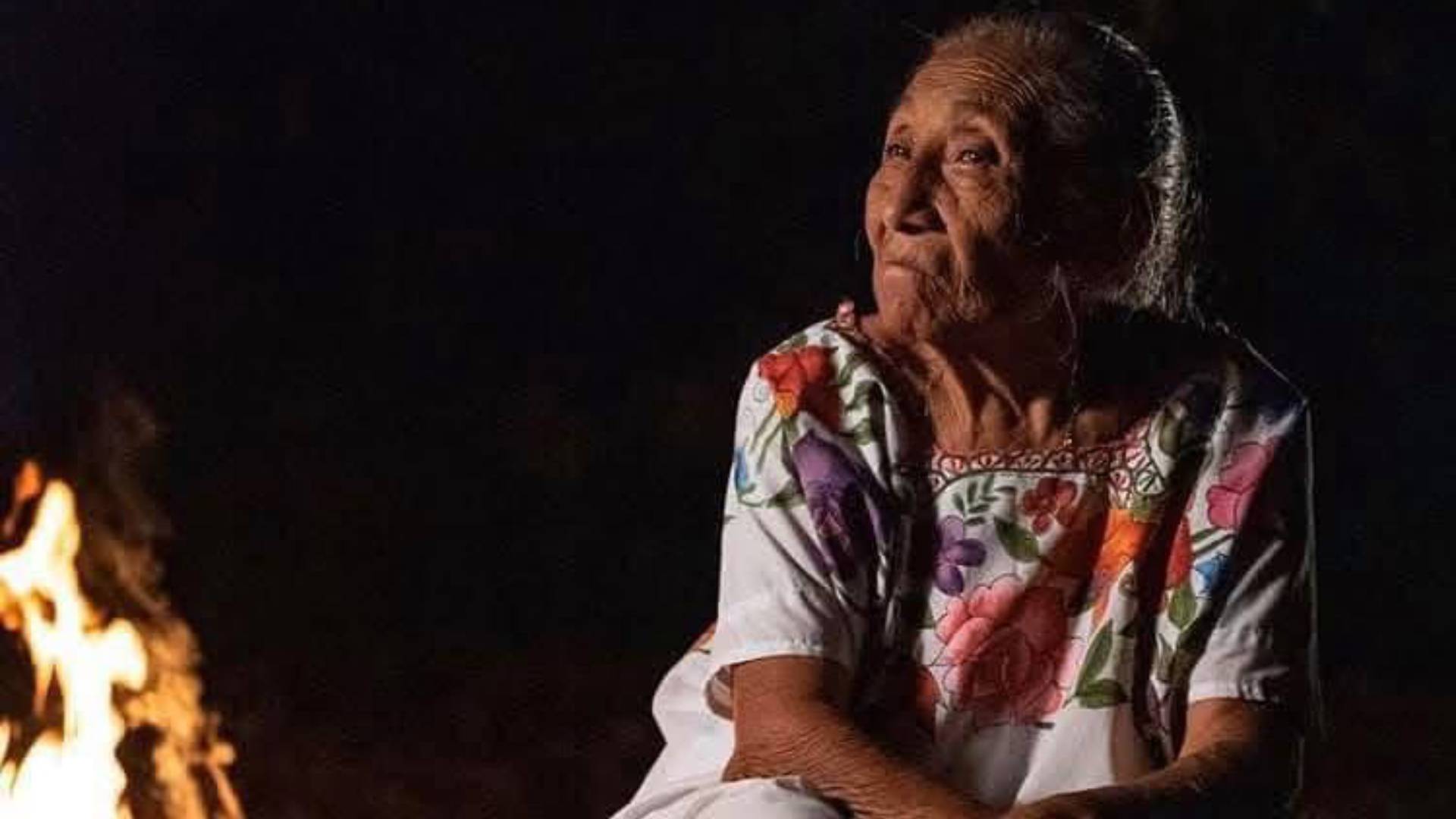 Muerte de Bacila Tzec Uc última partera en Yaxhachén, Yucatán