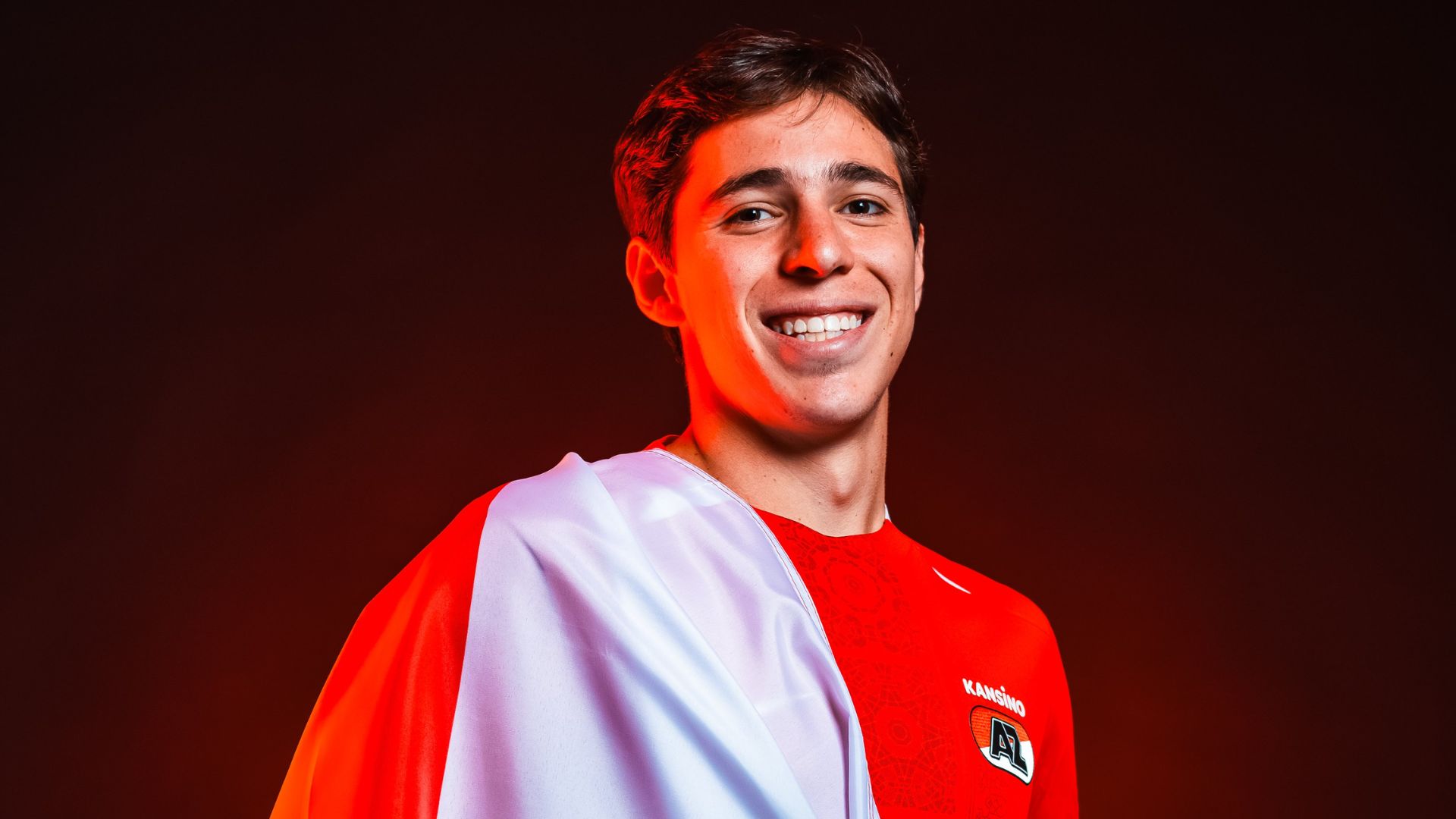 Mateo Chávez es presentado como nuevo jugador del AZ Alkmaar