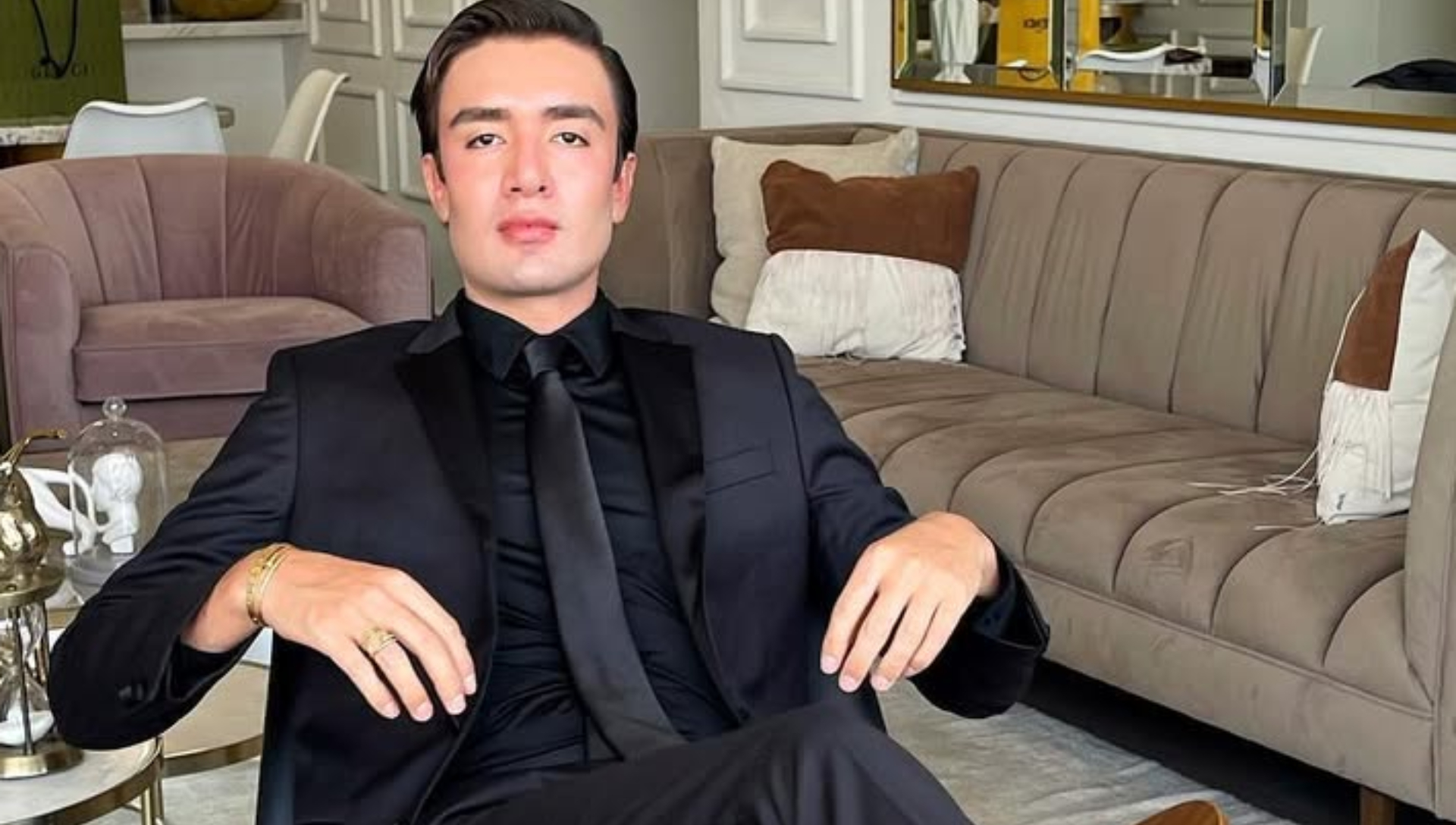 Esto es lo que la policía encontró en el bolso de Micky Hair tras ser ...