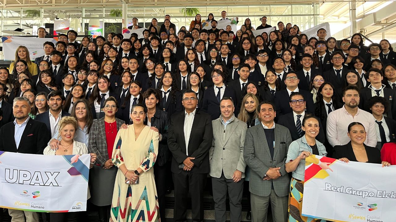 Transforman su futuro: 167 estudiantes de Plantel Azteca completan ...