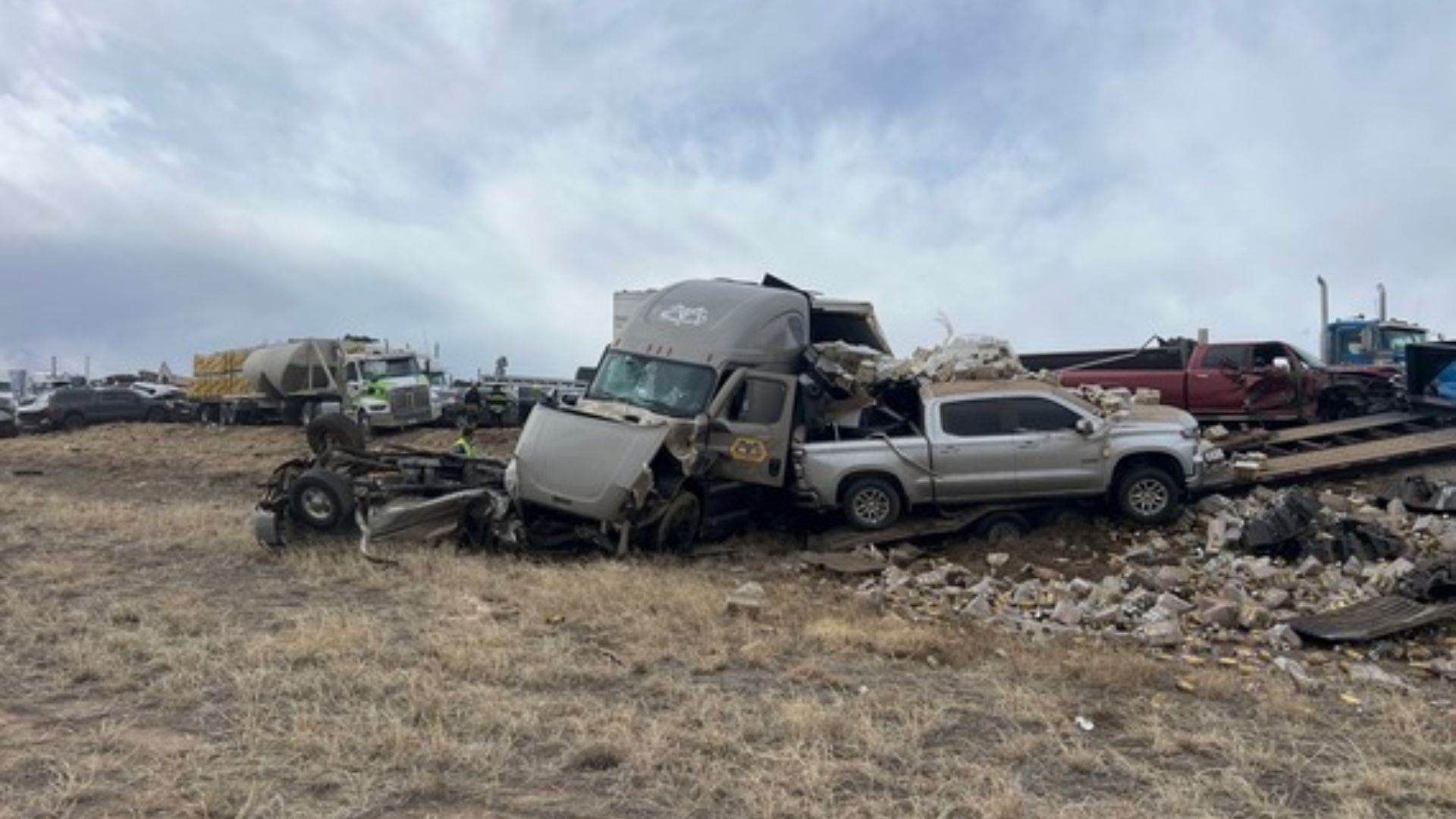 Video: Impactante choque múltiple deja 4 muertos y 29 heridos en ...