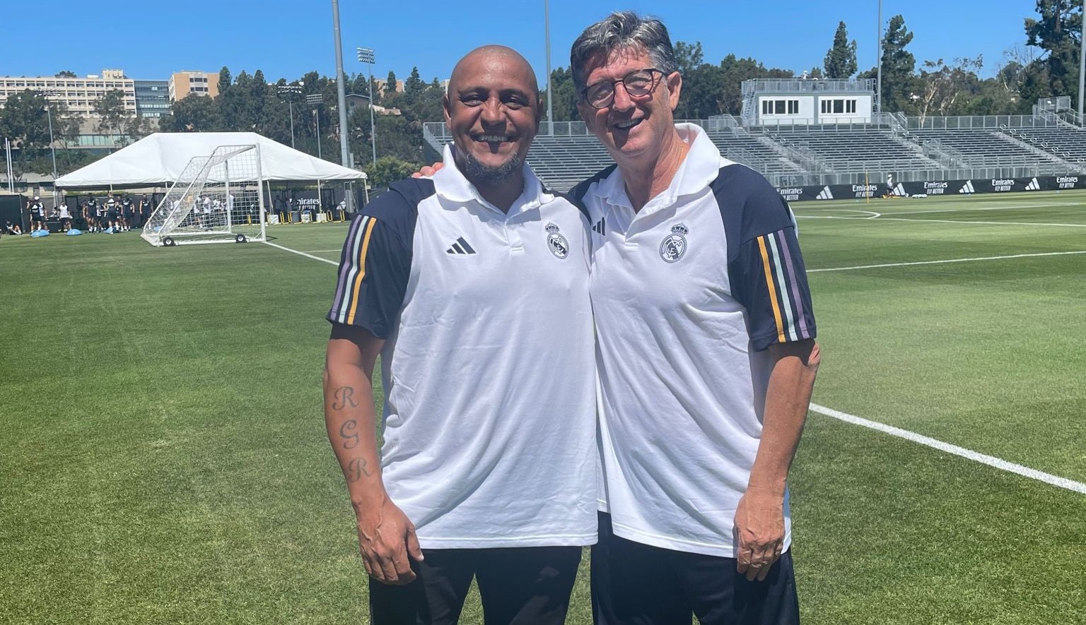 Campeón del mundo casi vive en la calle: Roberto Carlos