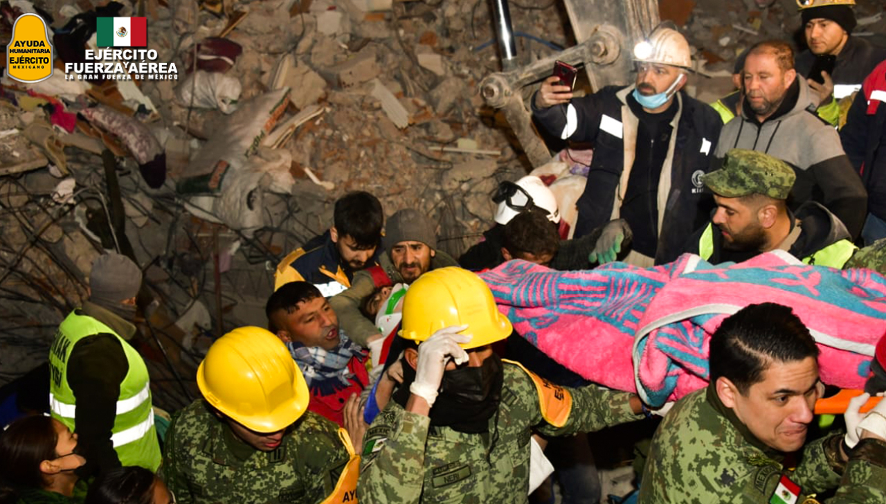 Ejército Mexicano rescata a una persona atrapada en Turquía