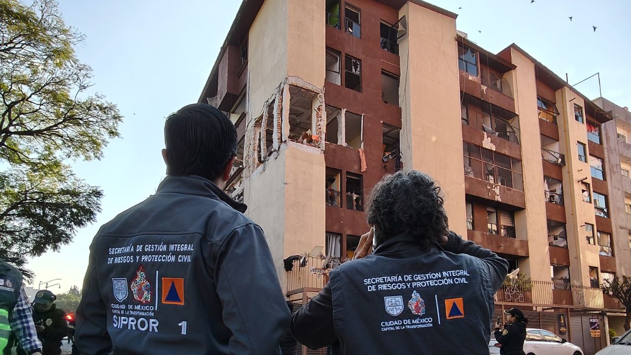 Edificio explota por acumulación de gas en Paseos de Taxqueña, CDMX