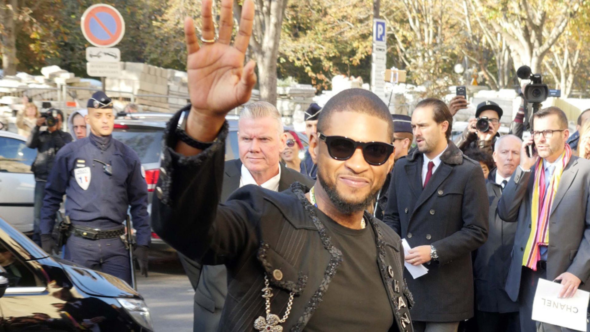 El hijo de Usher le robó el teléfono para escribir a su cantante ...