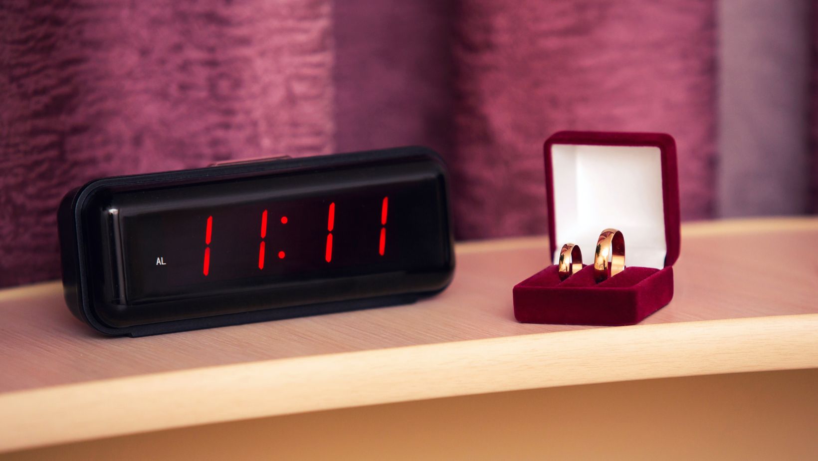 Numerología: ¿Qué significa ver el reloj a las 11:11?