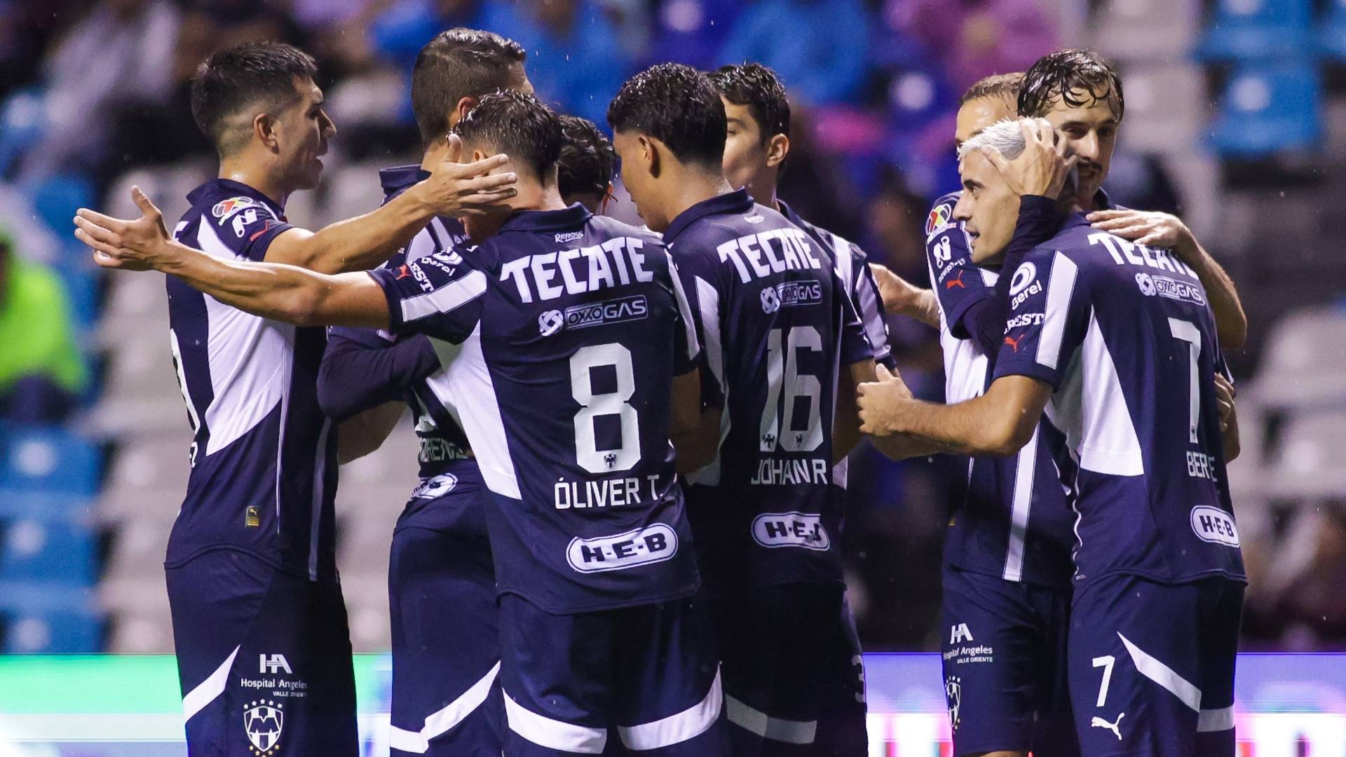 Johan Rojas se fue llorando tras perderse un gol