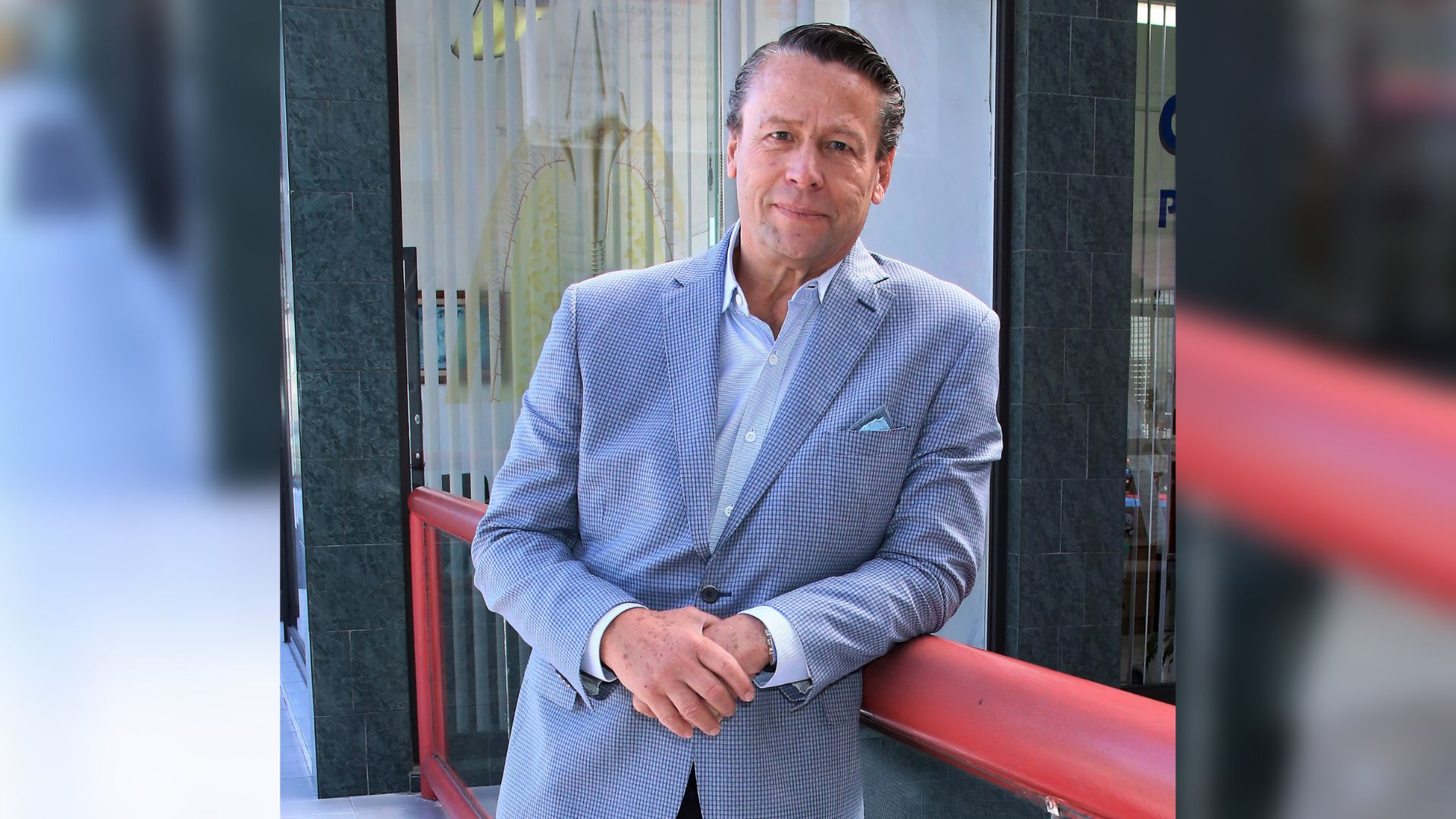 FOTOS | Alfredo Adame quiere consentir a su público.