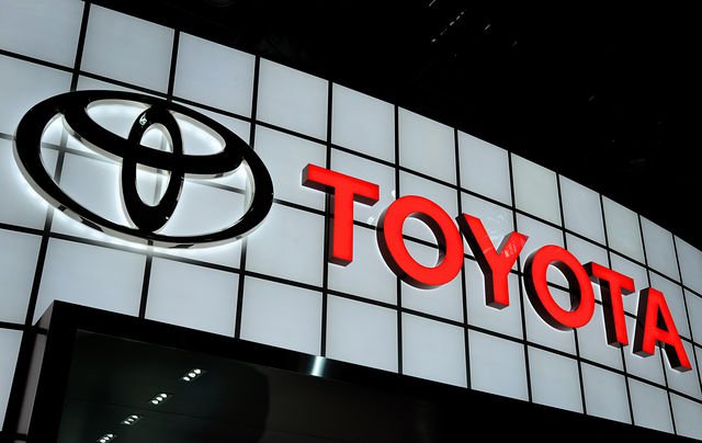 Toyota suspende operaciones por confinamientos en China