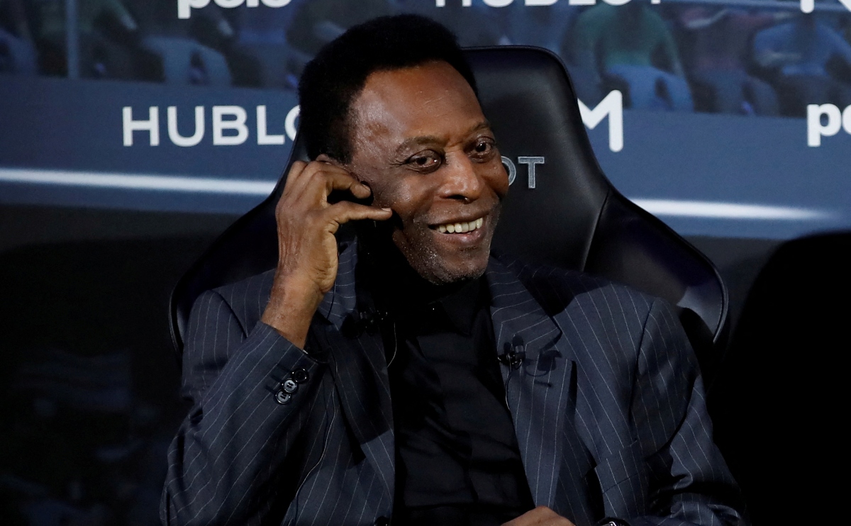 Pelé deja hospital tras recibir tratamiento por cáncer de colon