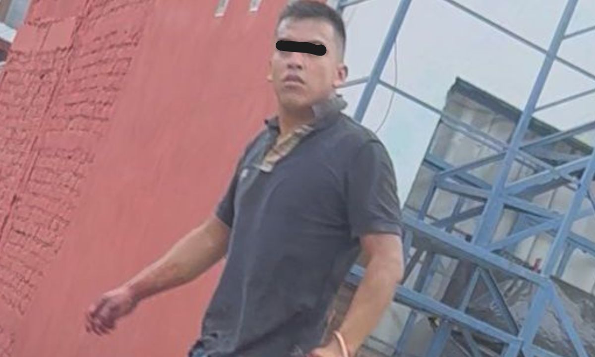 Hombre camina con cabeza humana en Coatepec: Momento exacto del suceso