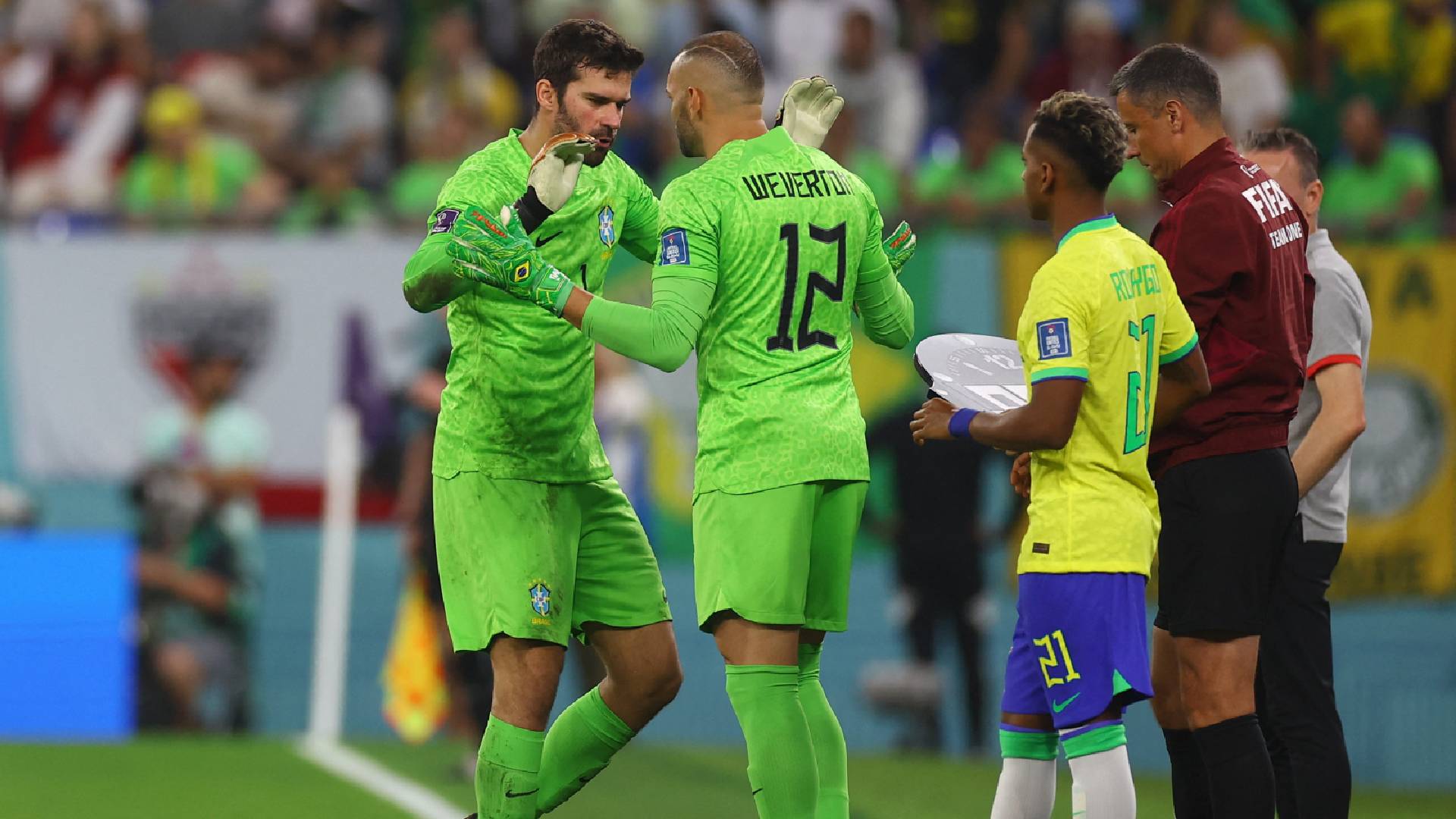 Brasil debuta Weverton, portero de 34 años, en Mundiales