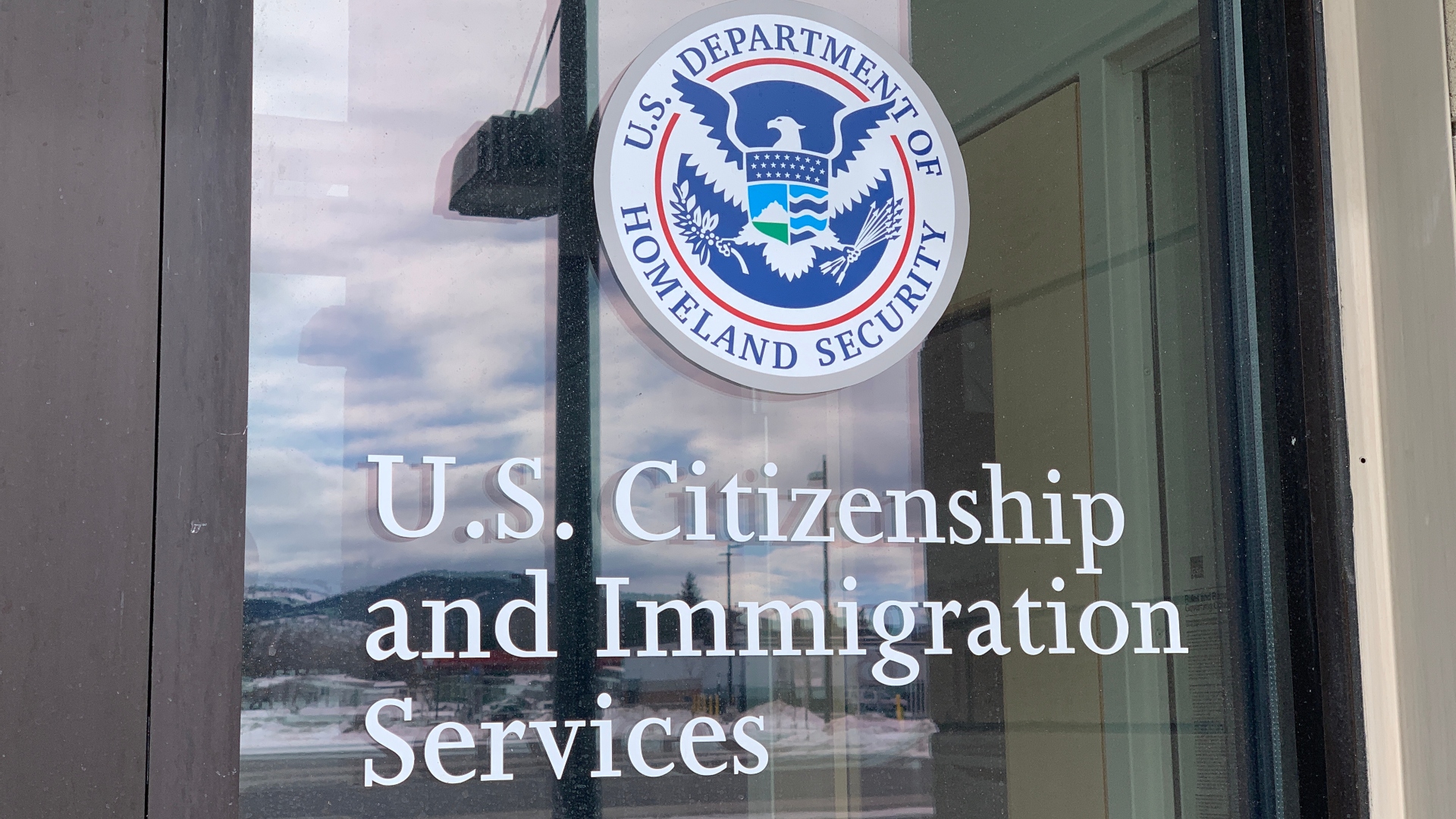 Estas oficinas del USCIS cierran en Florida por la llegada del huracán ...