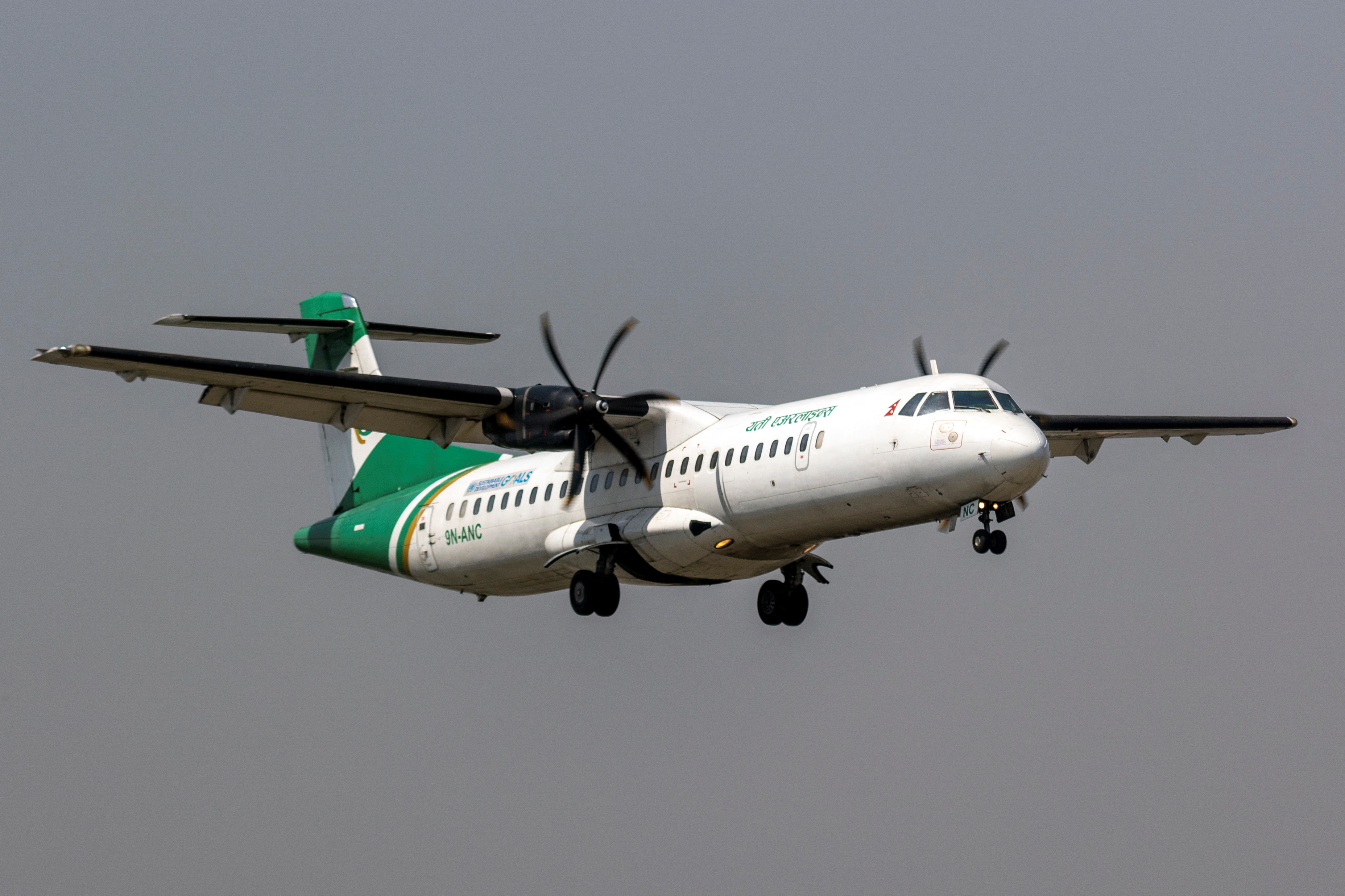 Al menos 68 muertos en el peor accidente aéreo de Nepal en 30 años