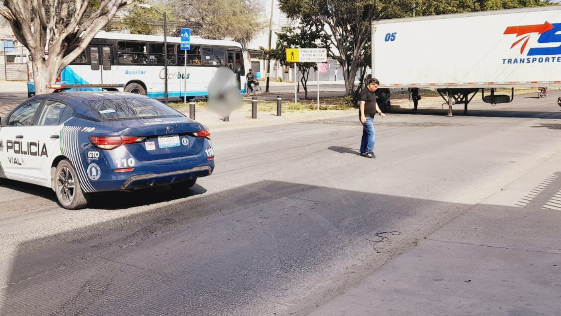 Tráfico en bulevar Francisco Villa por cierre vial, lunes 9 febrero 2026
