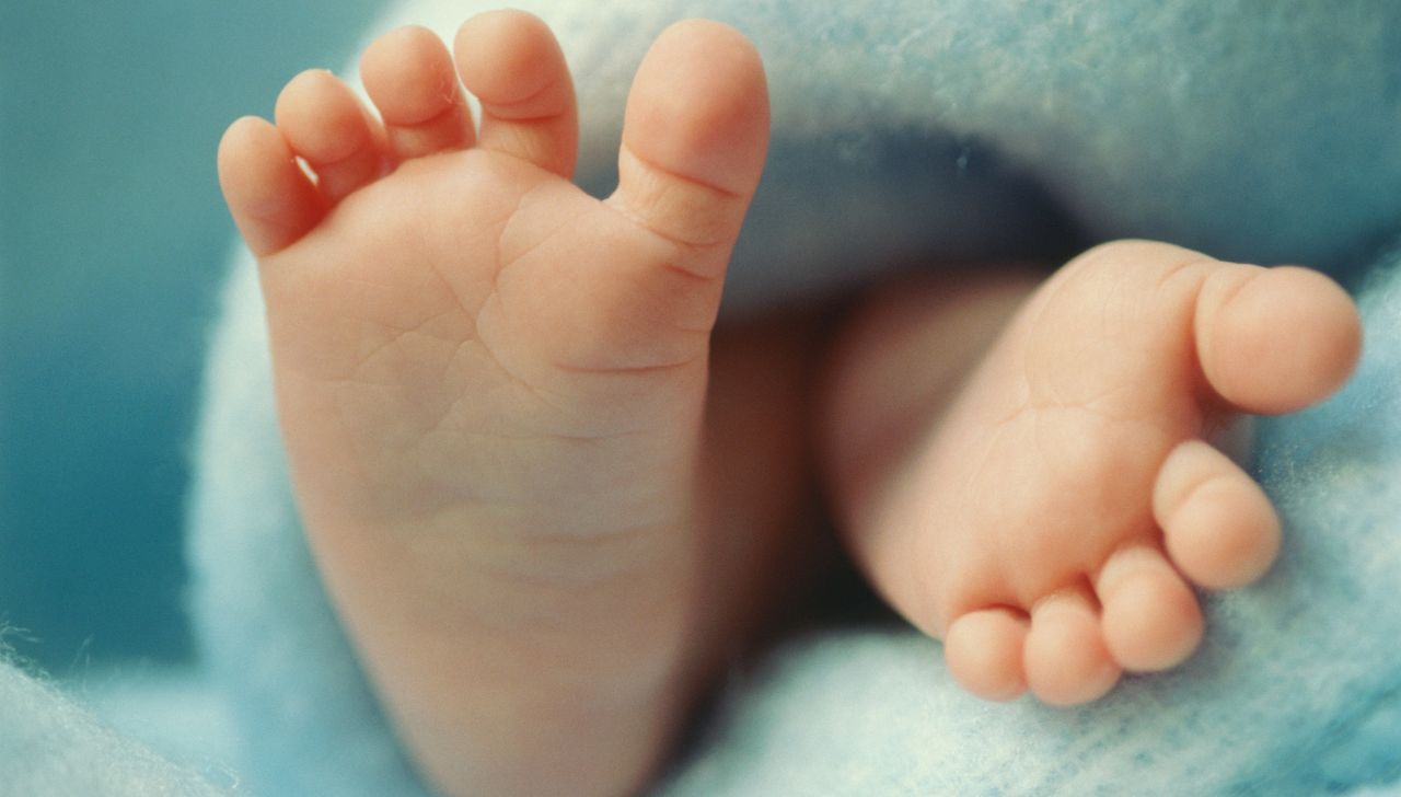 Vecinos reportan abandono de un bebé en una bolsa de mandado en Neza