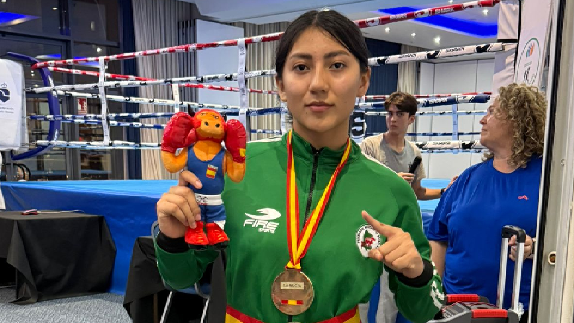 Boxeadora morelense Alisma contreras gana oro en España