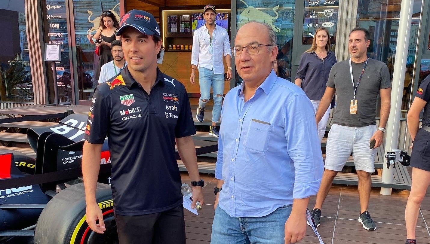 Los mejores memes del chapuzón de ‘Checo’ Pérez con Felipe Calderón