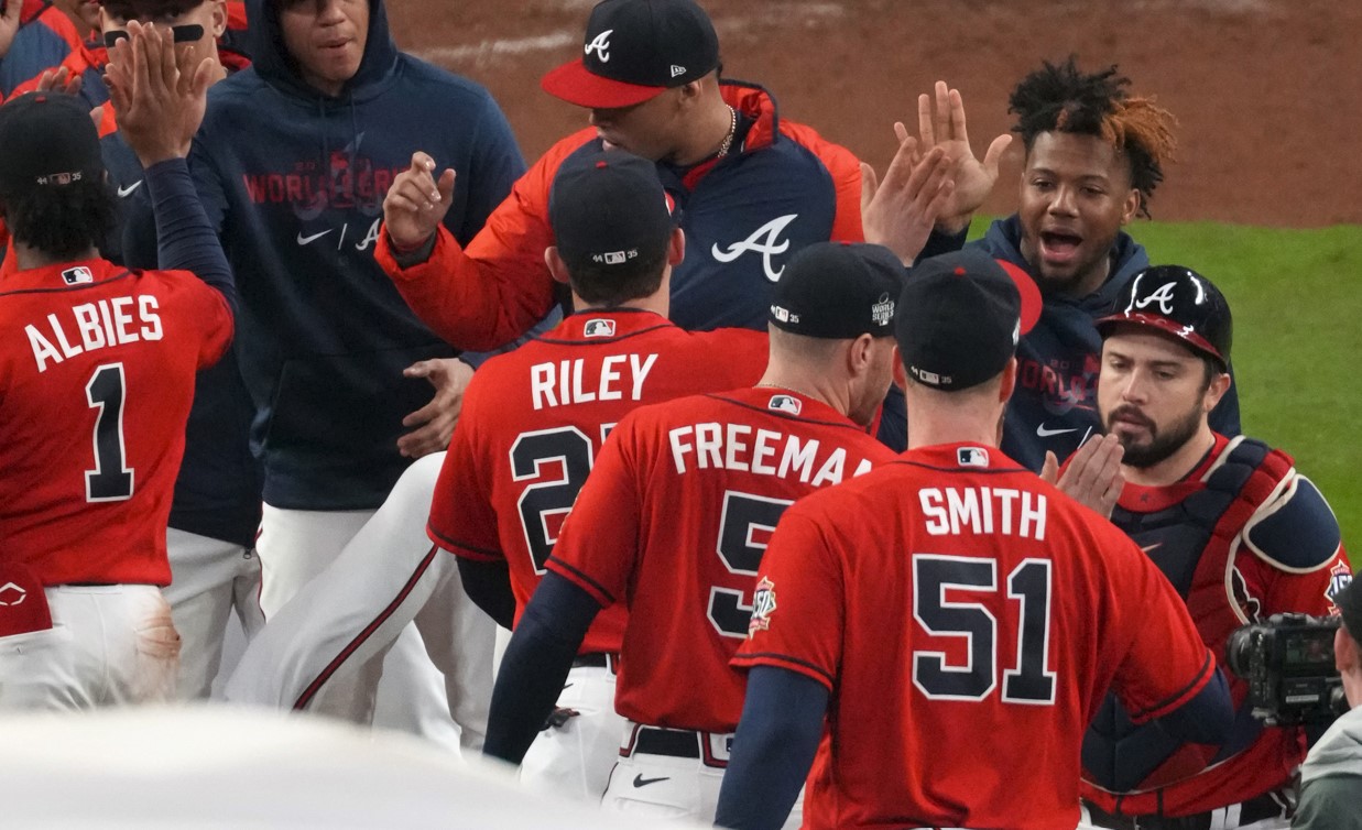 Tyler Kinley renueva con los Atlanta Braves