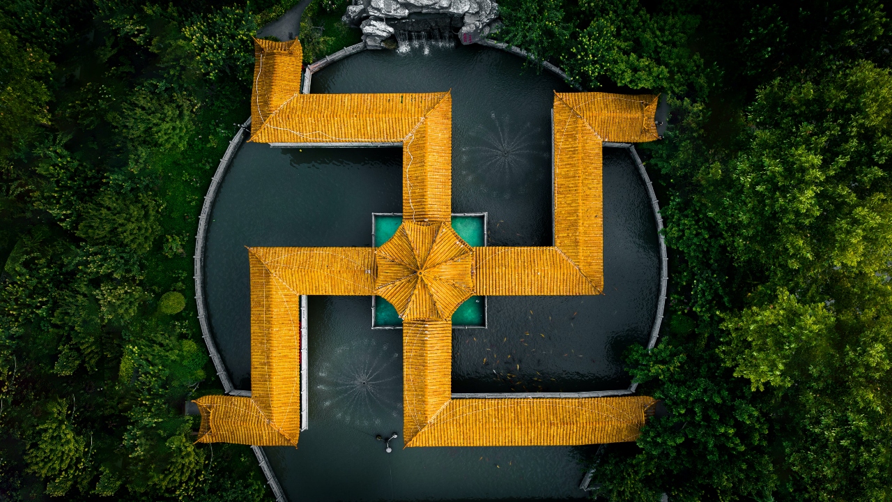 ¿Qué significaba la esvástica antes de que los nazis se la apropiaran?