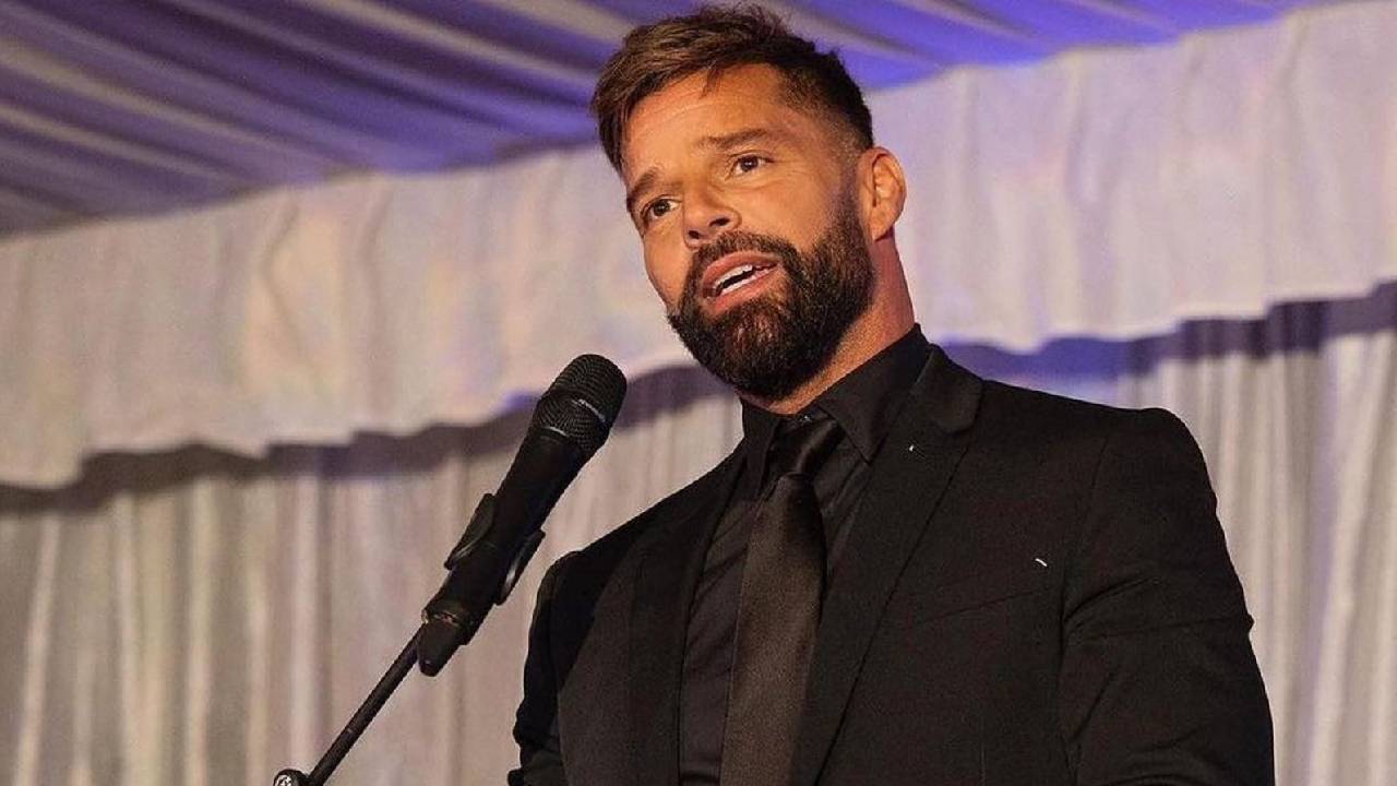 Ricky Martin está en la Riviera Maya alborota a sus fan tomando sol sin ...