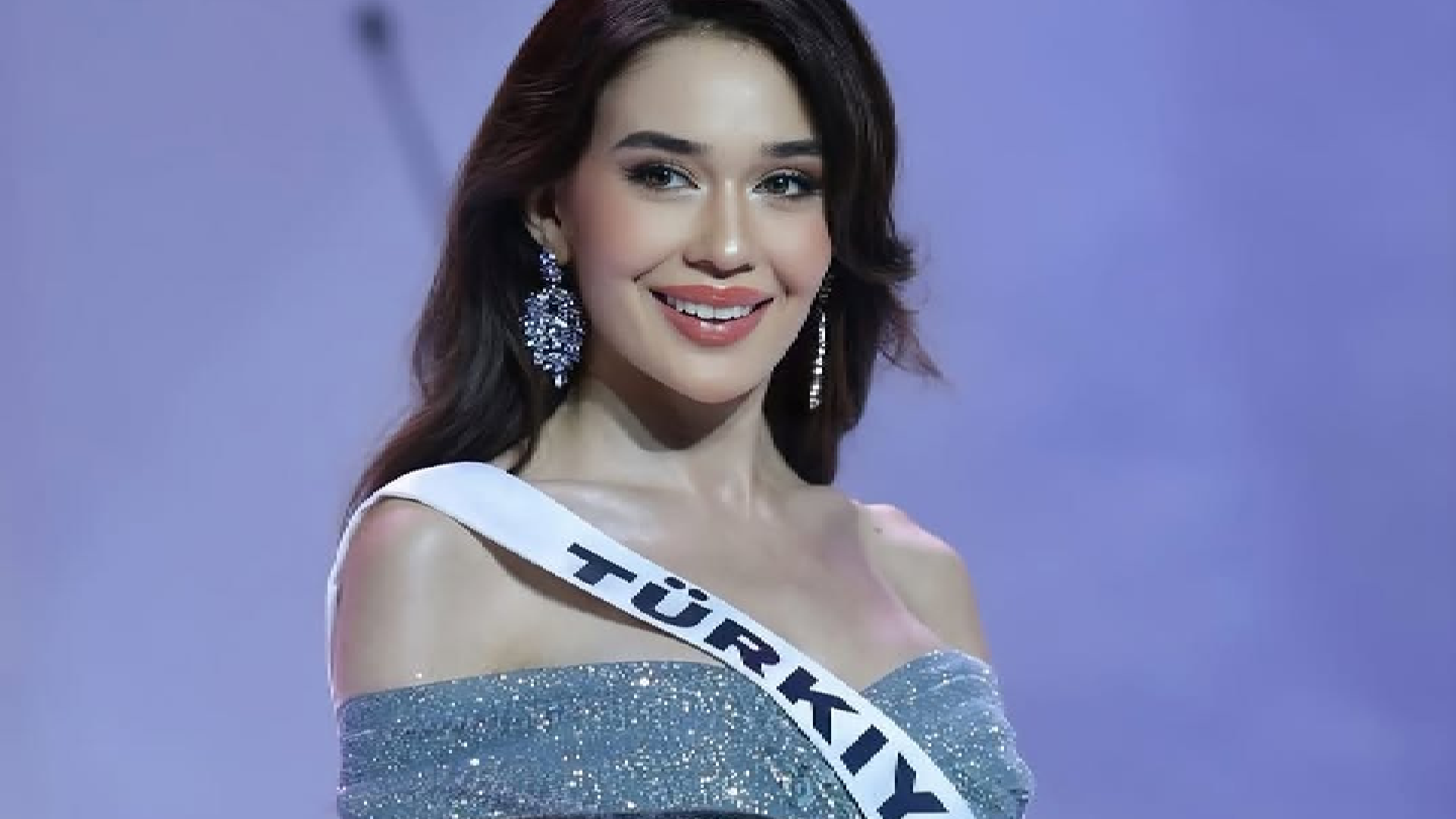 Miss Turquía acusa a Miss Universo por fraude y habla sobre Fátima Bosch