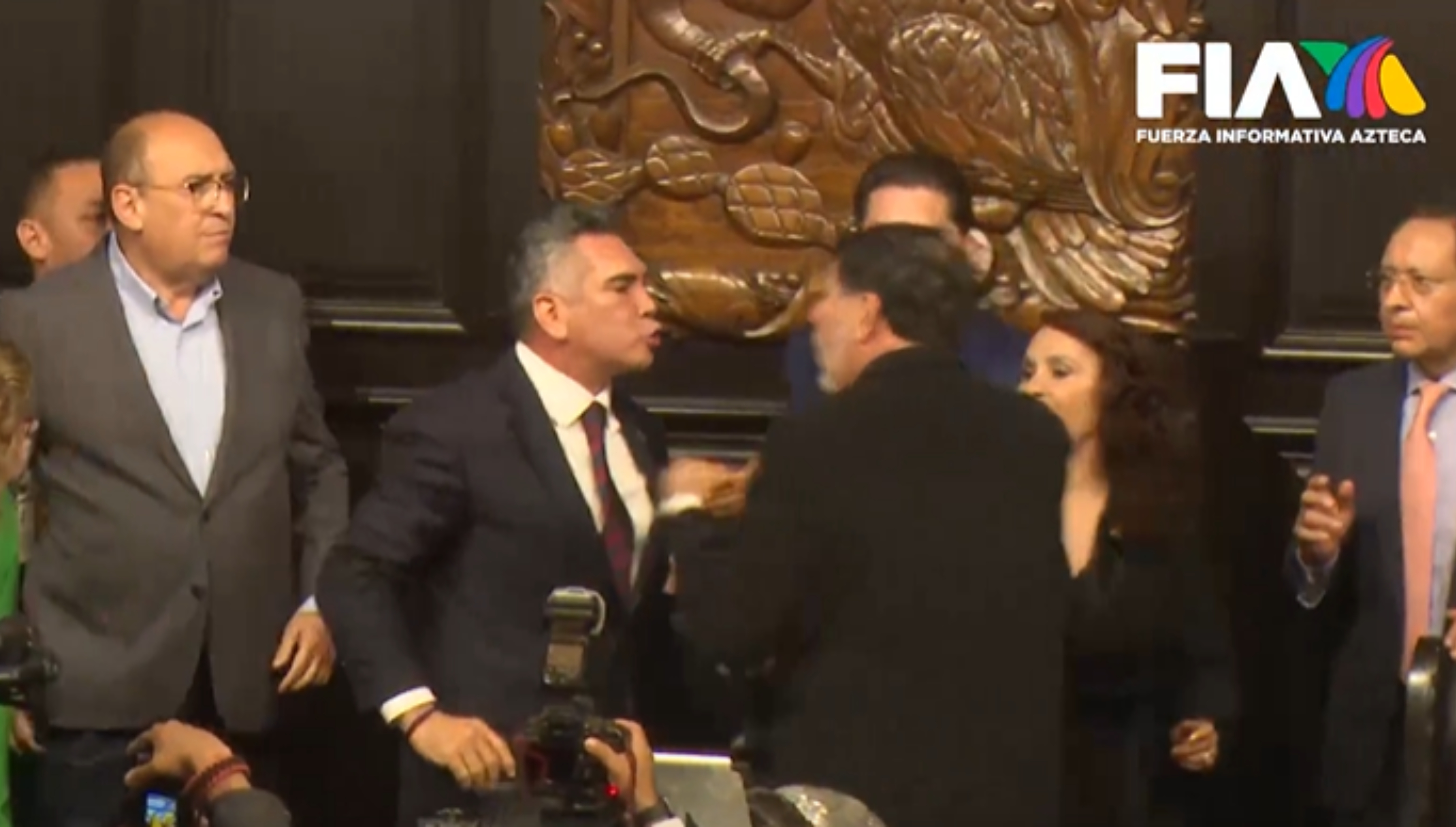 [VIDEO] Fernández Noroña y Alito Moreno se agarran a golpes en plena sesión