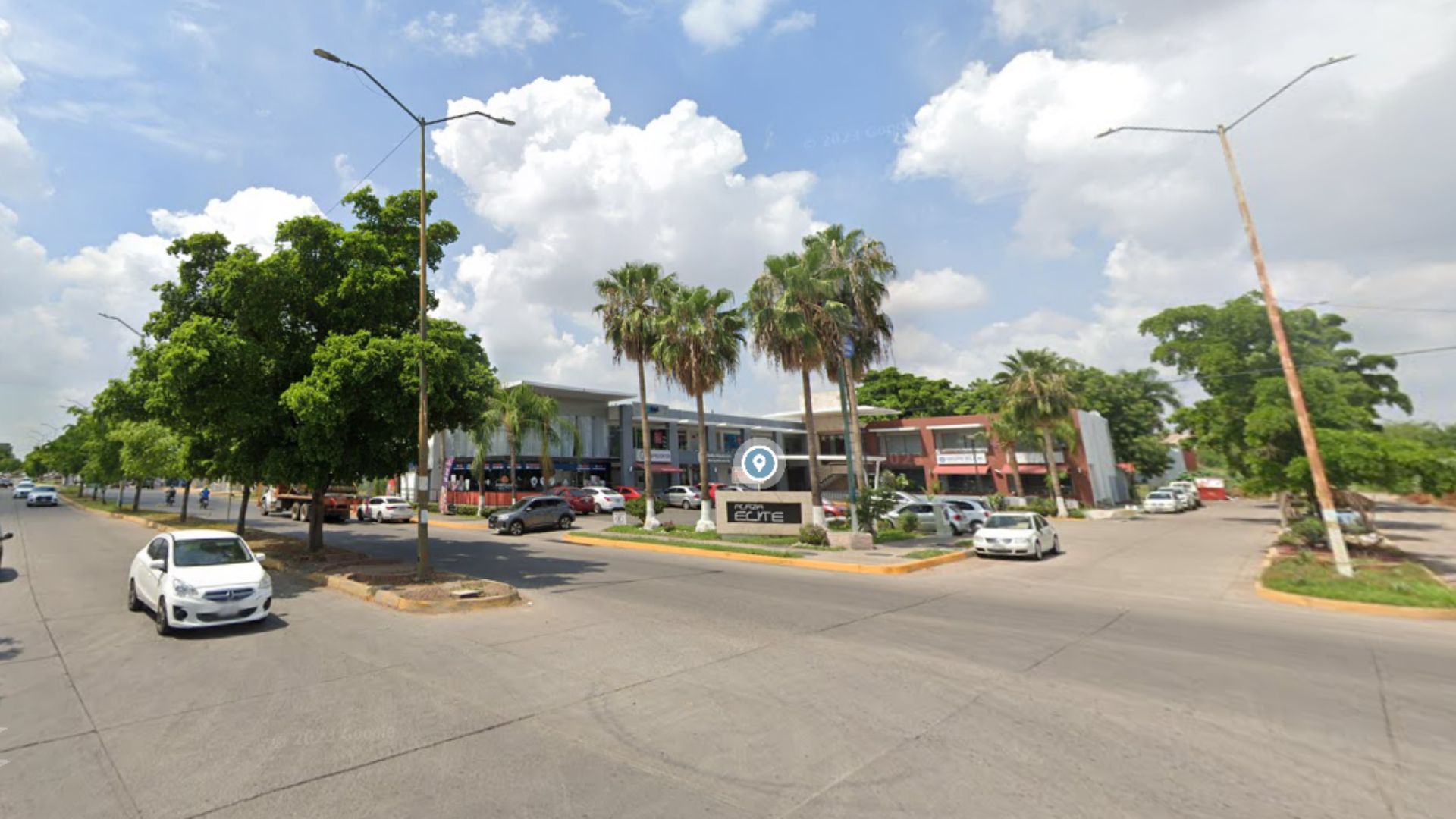 Roban camioneta a mujer en sector Tres Ríos, en Culiacán