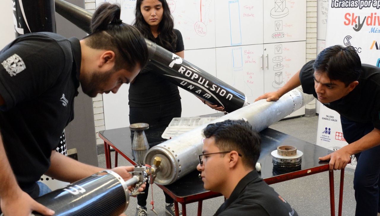 Estudiantes de la UNAM crean cohetes desde cero y con tecnología cien ...
