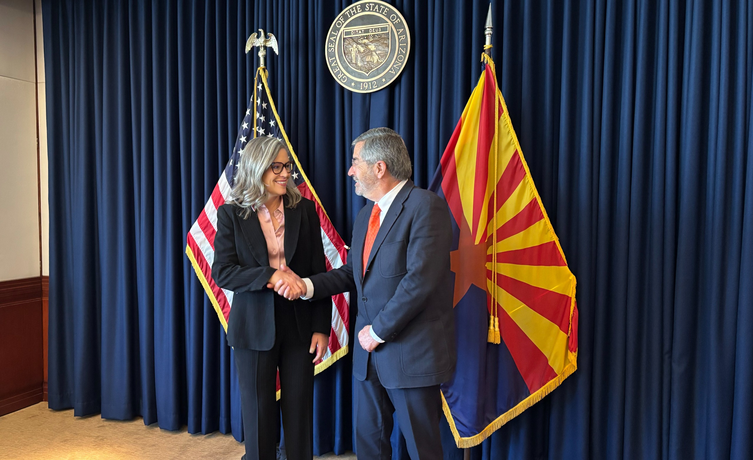 Fortalece De la Fuente relación con Arizona