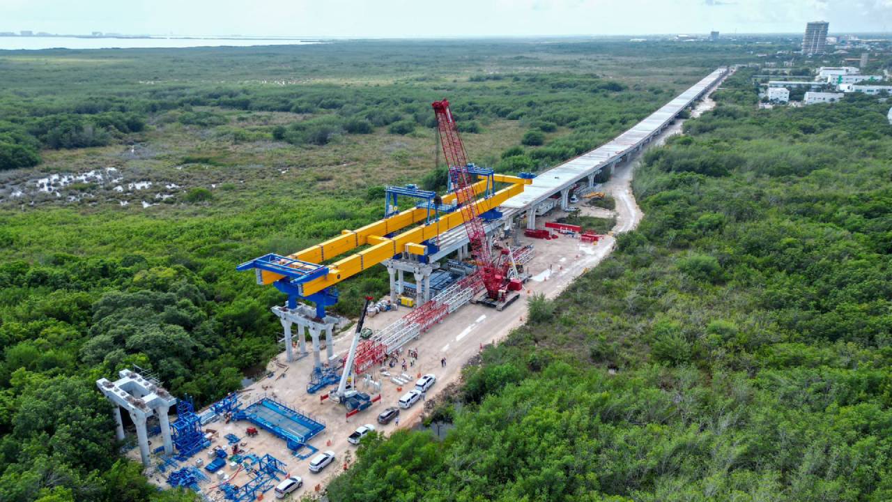 Mara Lezama supervisa los avances del Puente Nichupté en Cancún